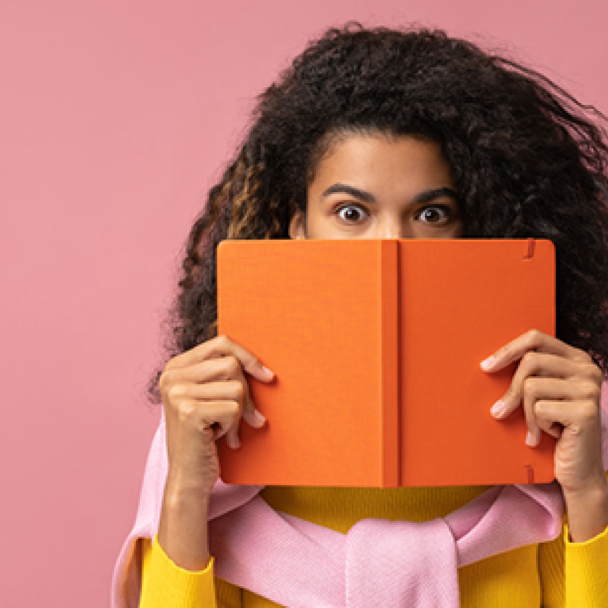 Wat er in je hersenen gebeurt als je scrolt en als je een boek leest ...